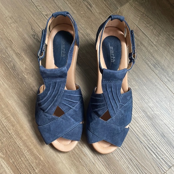 Earth | Shoes | Earth Curvet Wide Leather Wedge Sandals Womens 75 ...